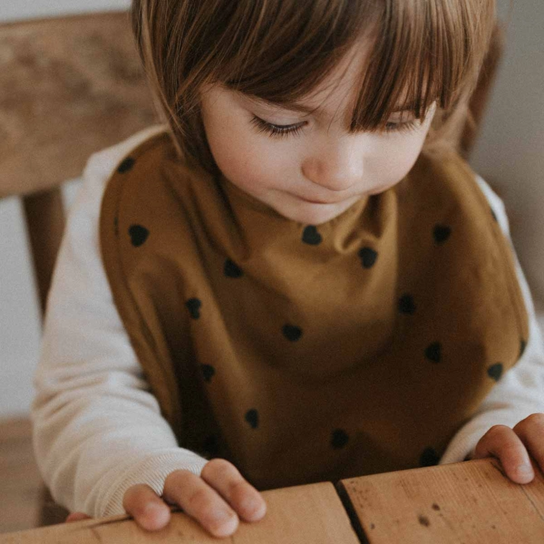 Silicone Bibs & Drool Bibs | Dearly
